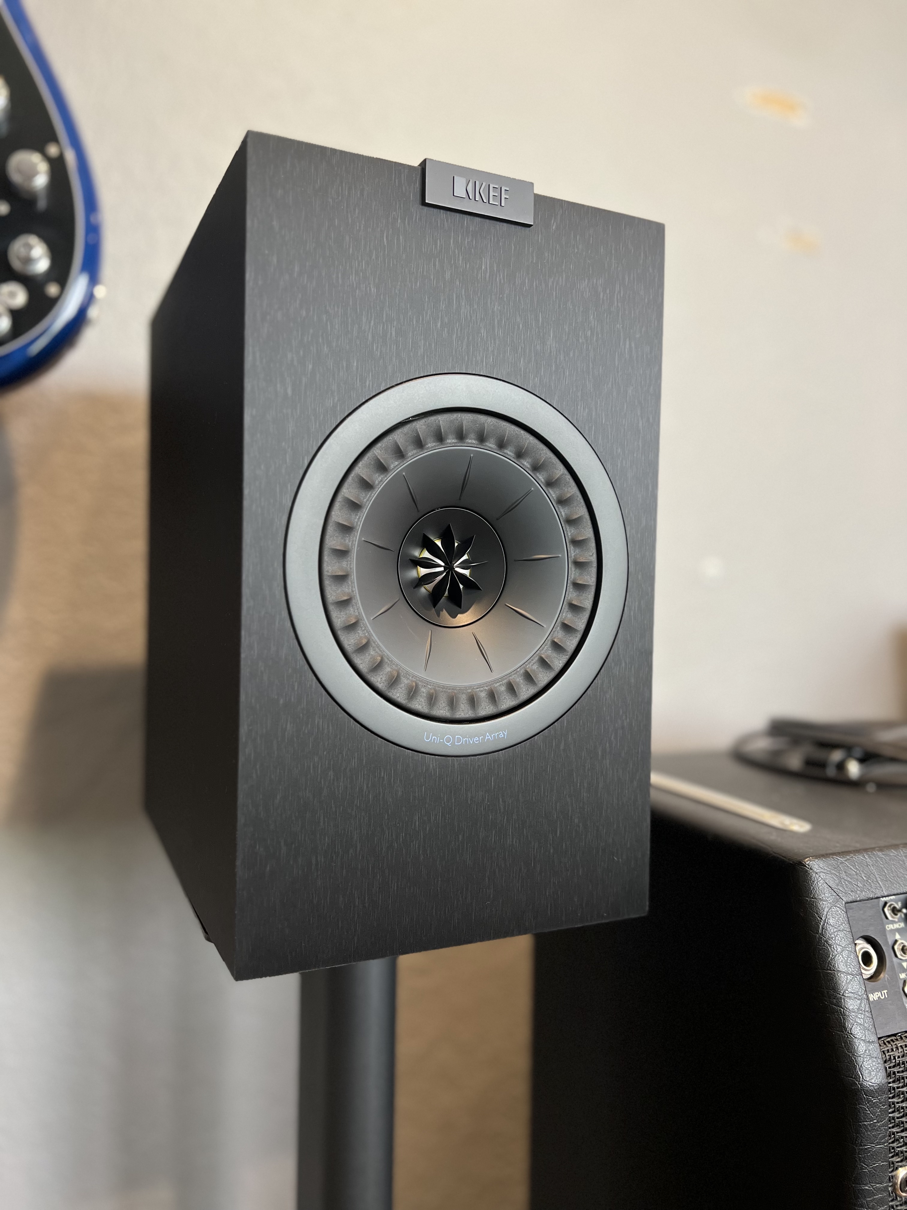 KEF Q150 Bookshelf Speakers: Unleashing Audiophile Delight | Built In a ...