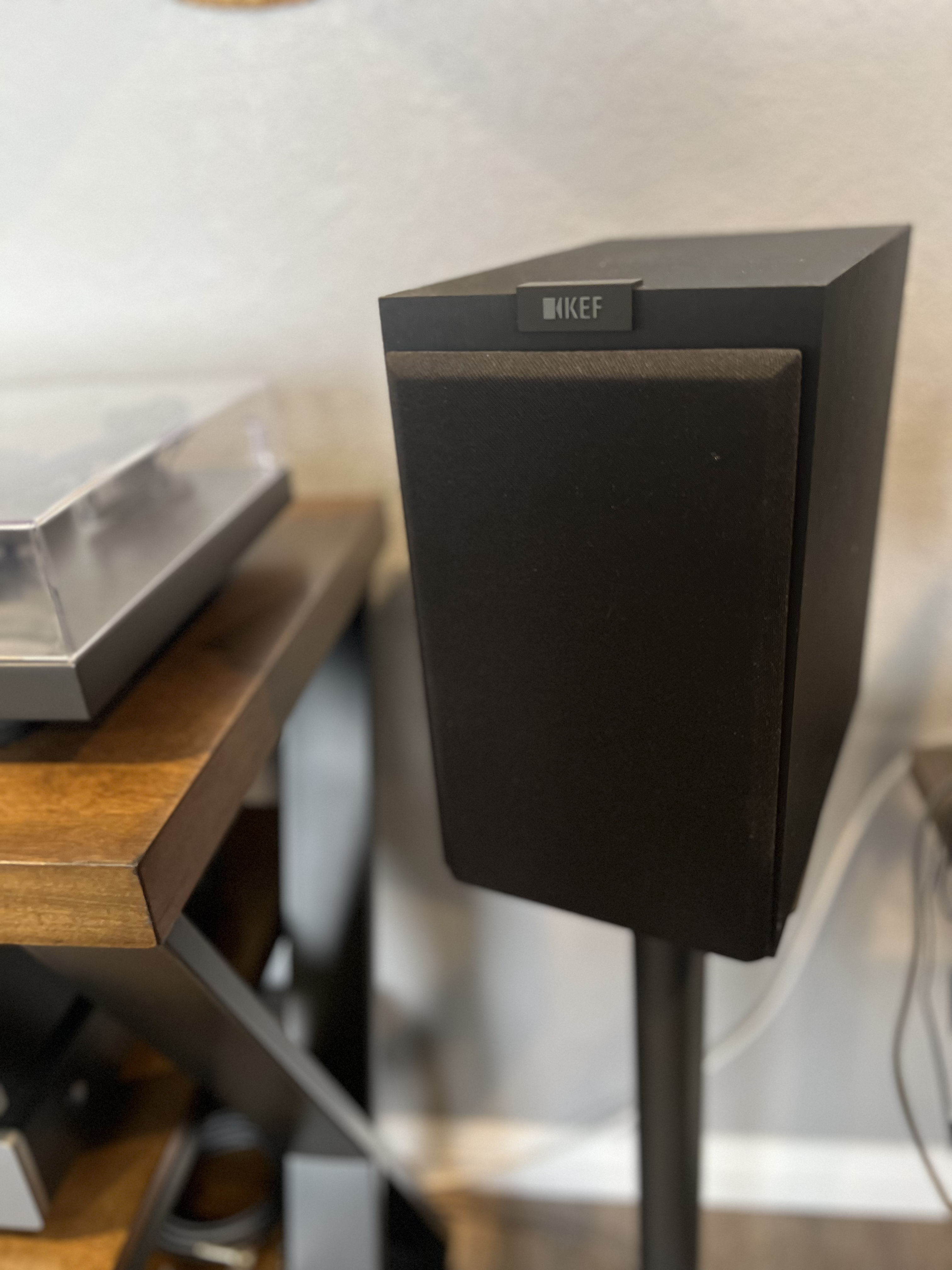 KEF Q150 Bookshelf Speakers: Unleashing Audiophile Delight | Built In a ...